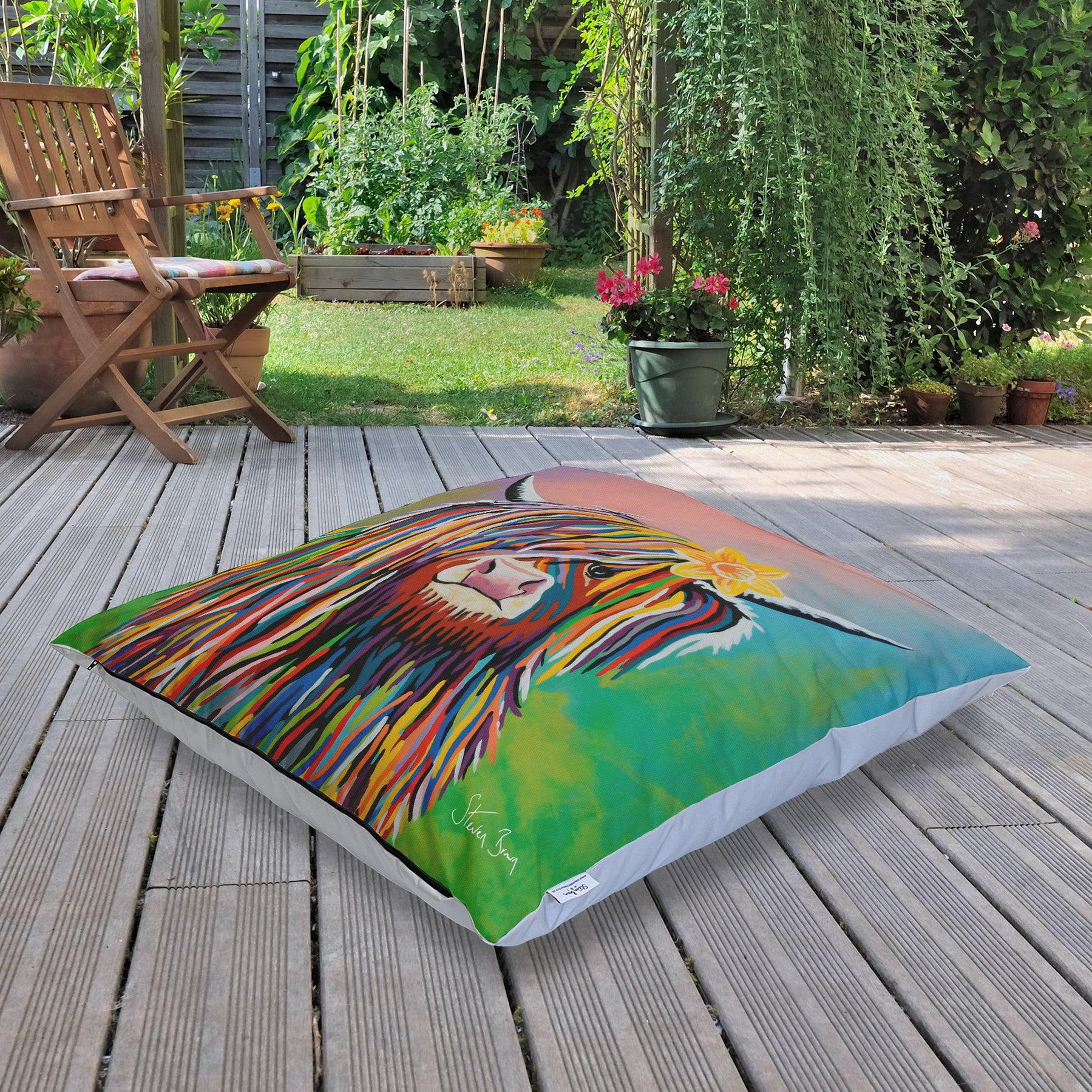 Marie McCoo Outdoor Cushions | Steven Brown Art
